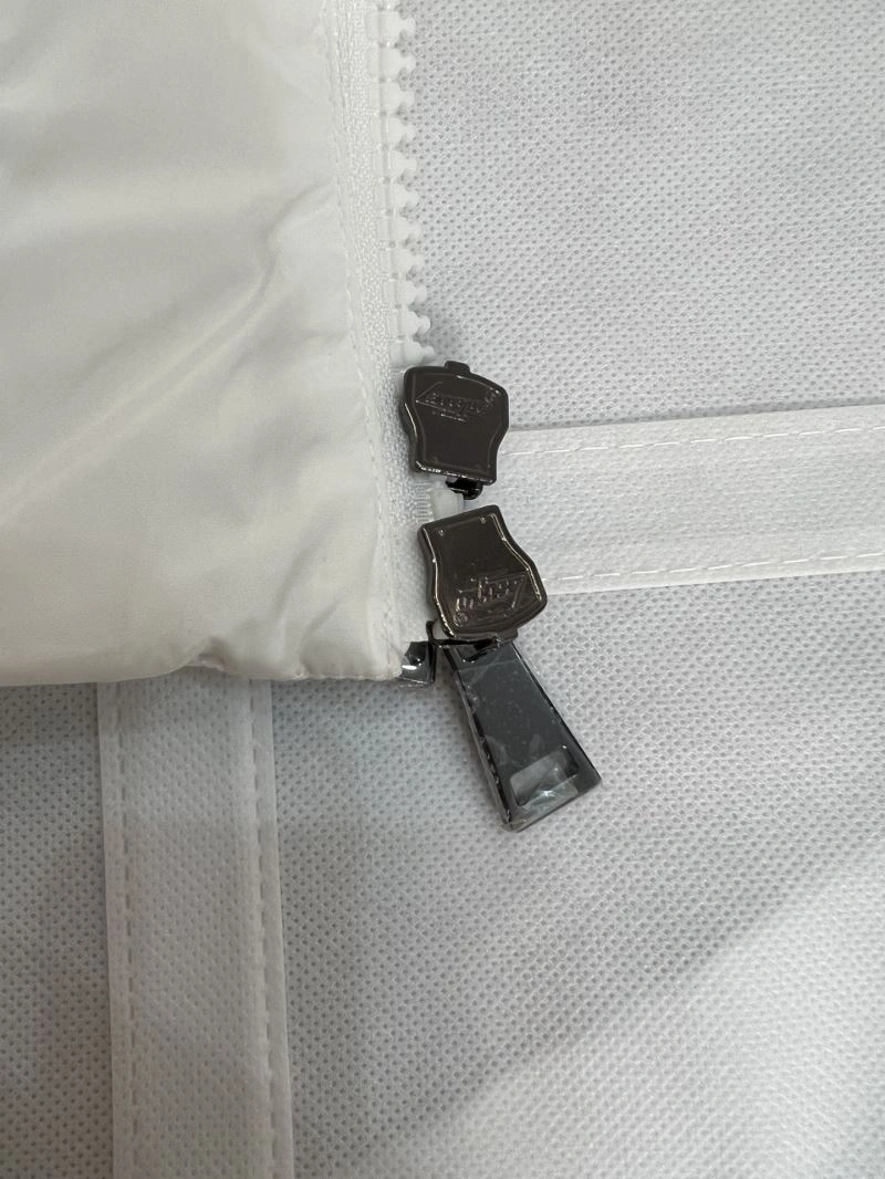 1:1 copy Moncler Down Jackets