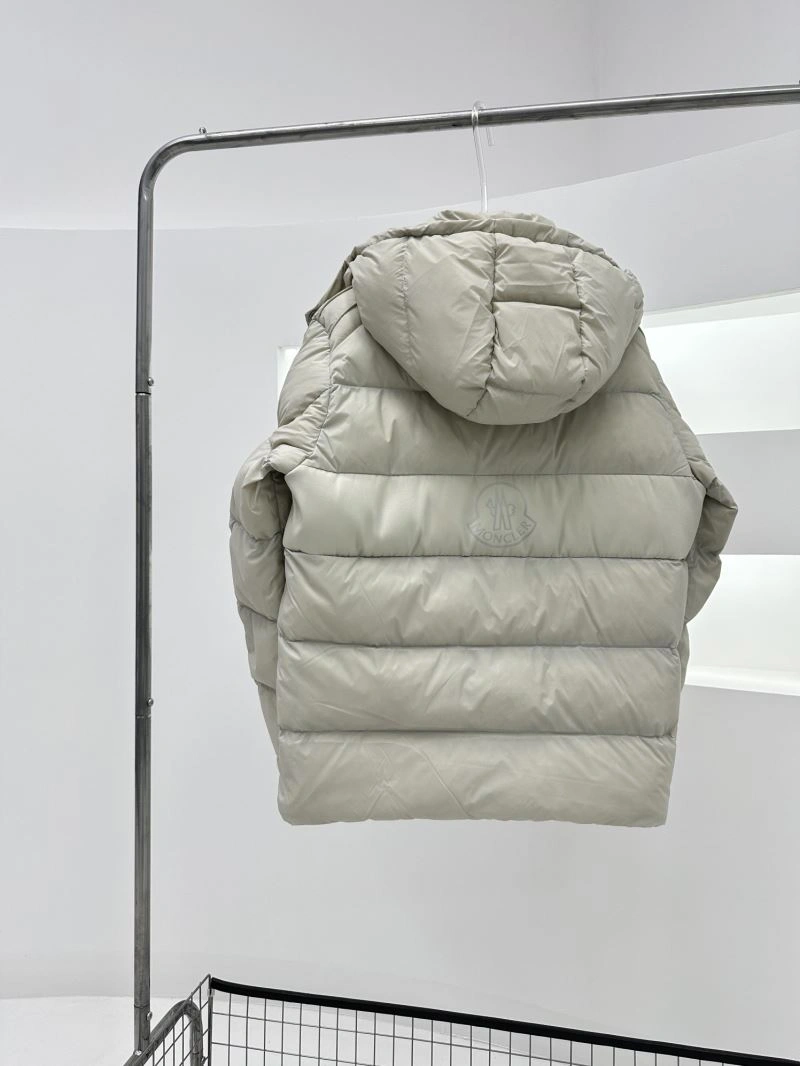 Low-cost Moncler Down Jackets