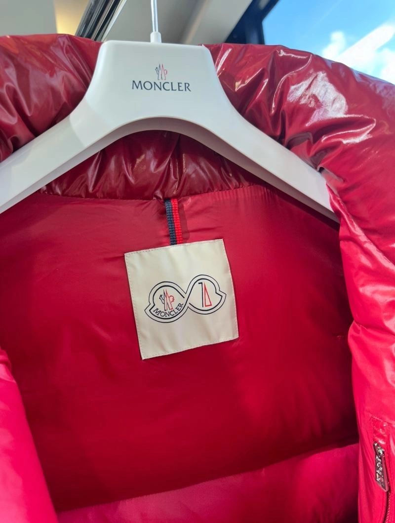 Accurate model Moncler Down Jackets