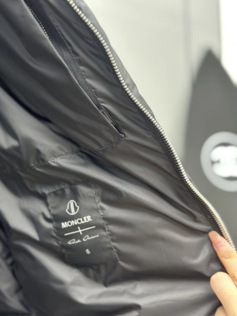 Accurate model Moncler Down Jackets