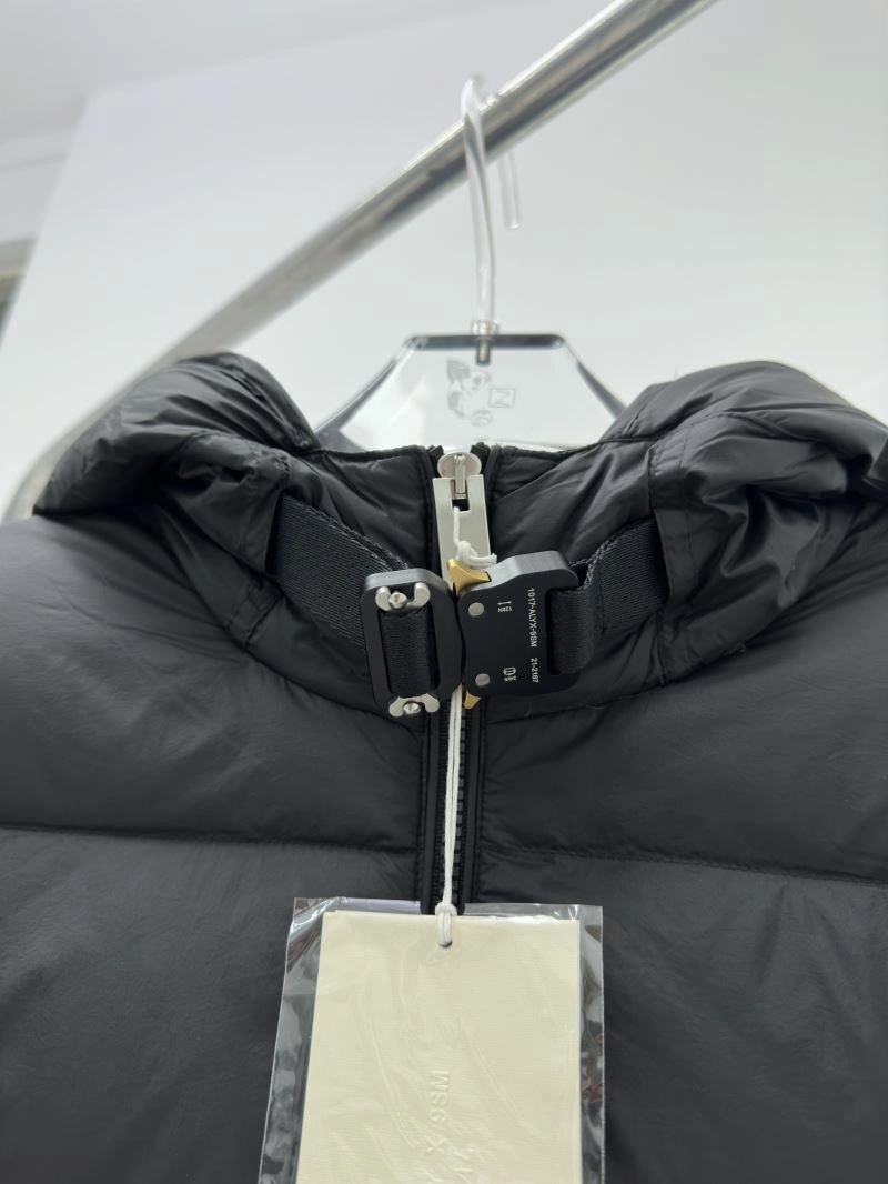Accurate model Moncler Down Jackets