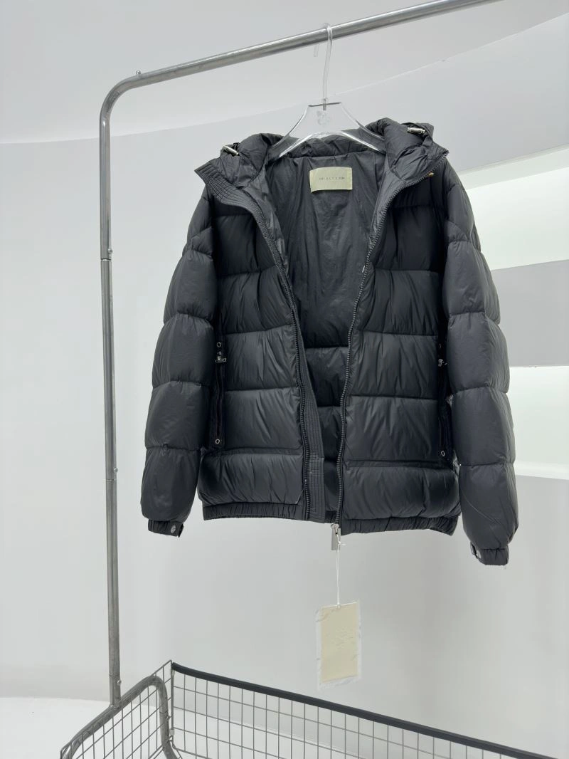 Accurate model Moncler Down Jackets