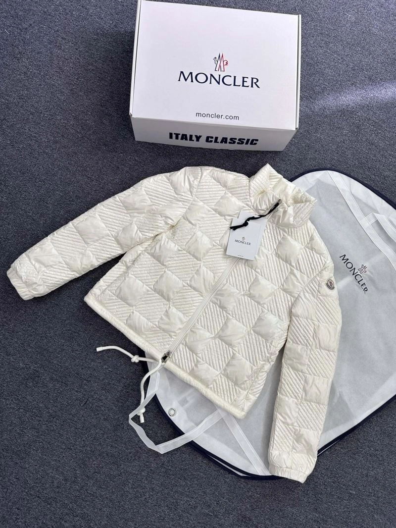 Accurate model Moncler Down Jackets