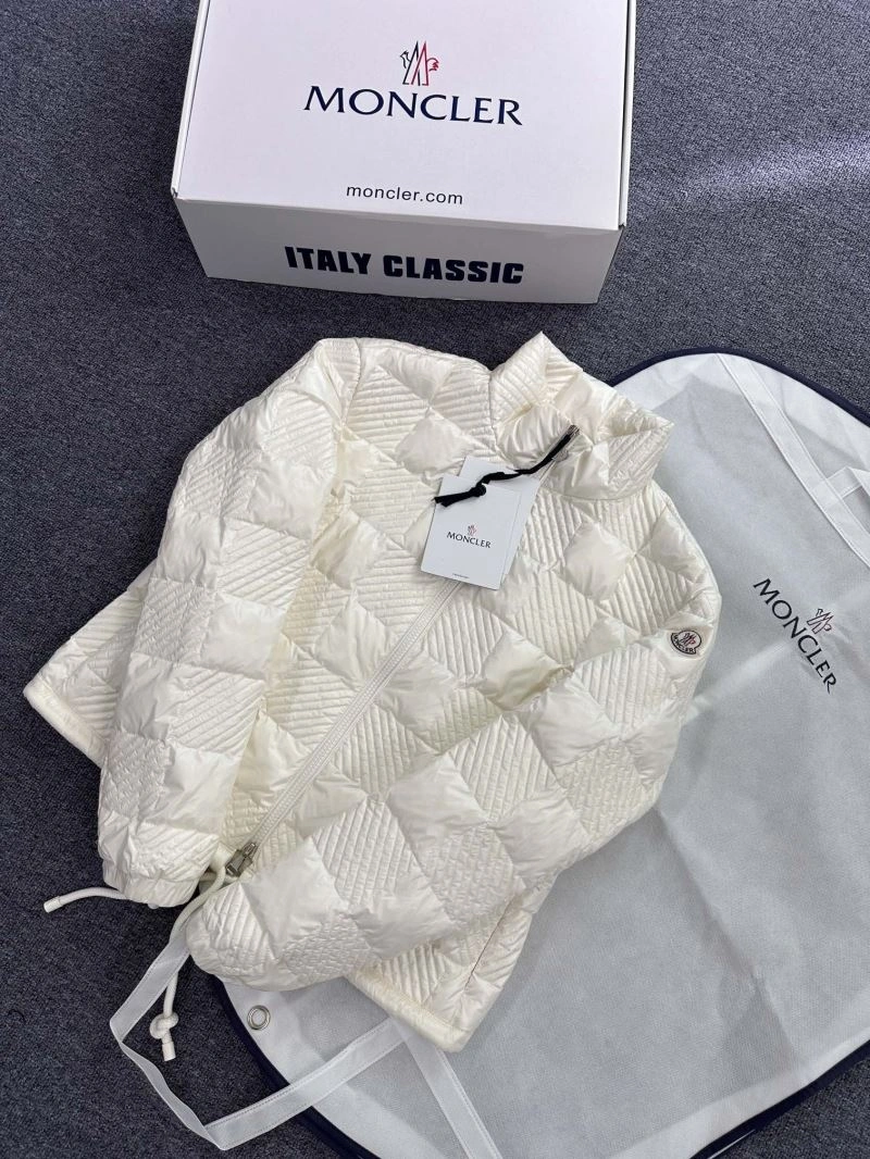 Accurate model Moncler Down Jackets