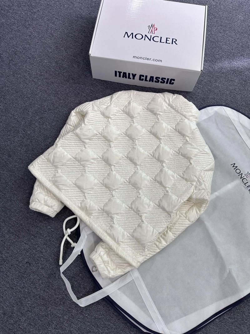 Accurate model Moncler Down Jackets