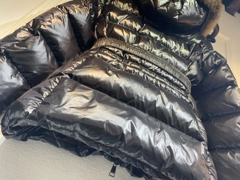 Accurate model Moncler Down Jackets