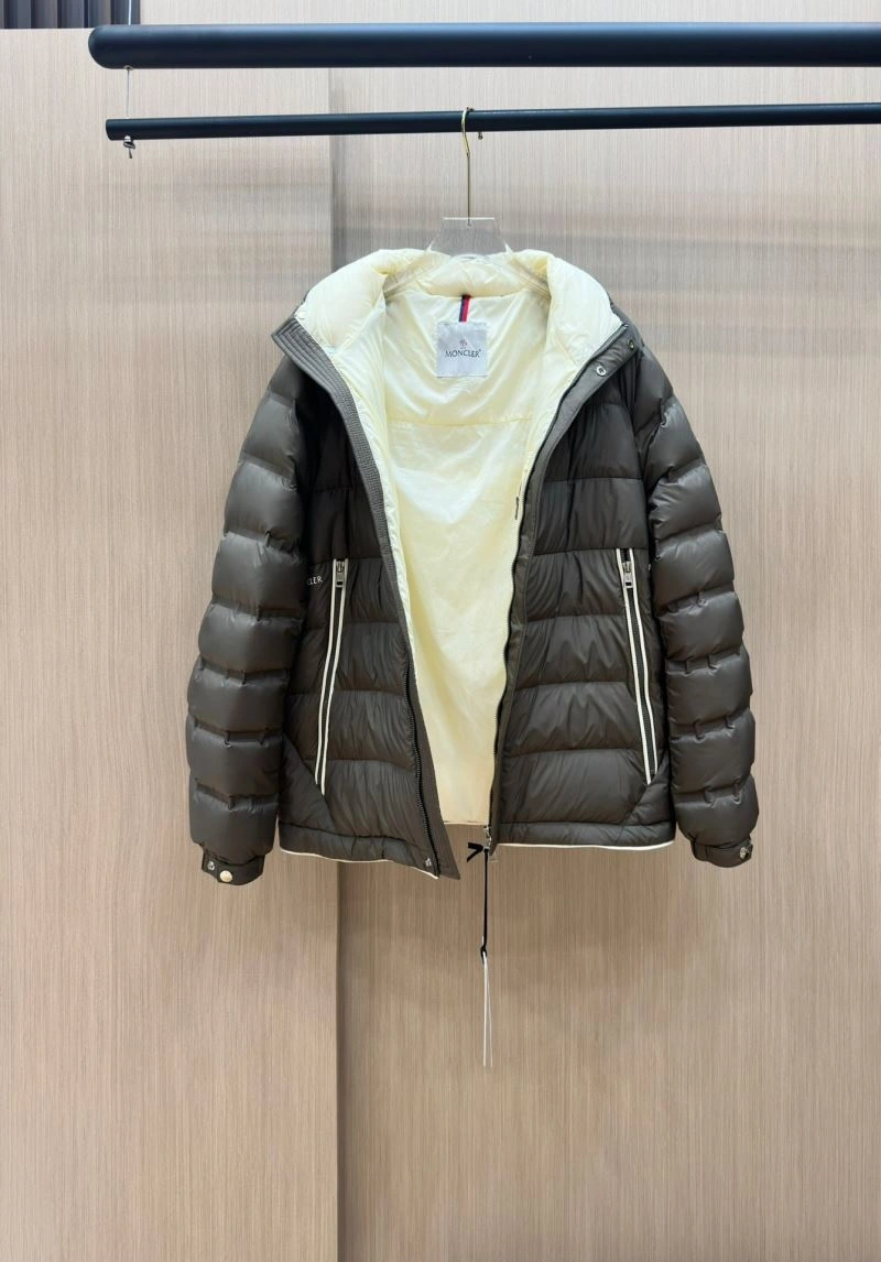 Accurate model Moncler Down Jackets