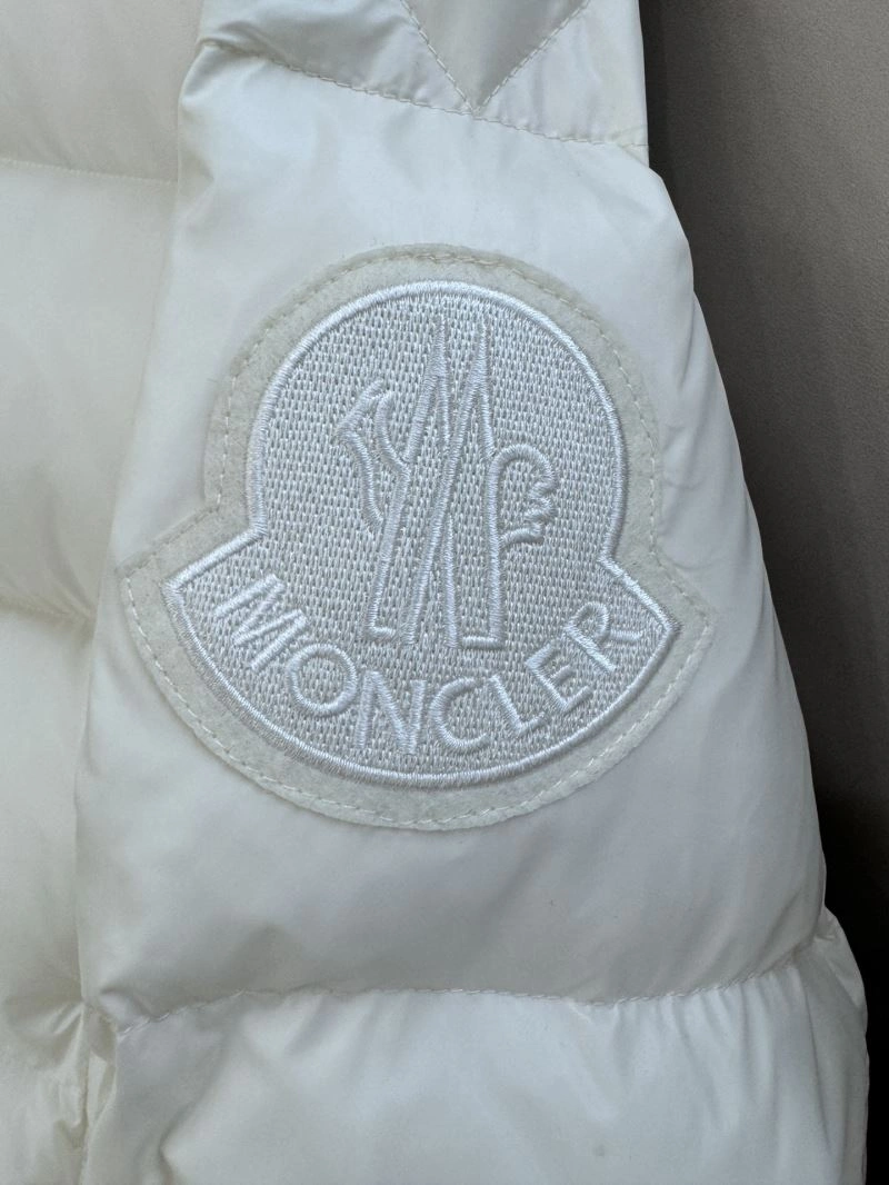 Low-cost Moncler Down Jackets