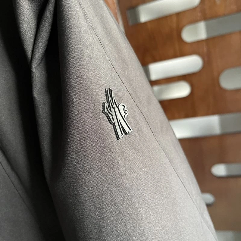 Accurate model Moncler Down Jackets