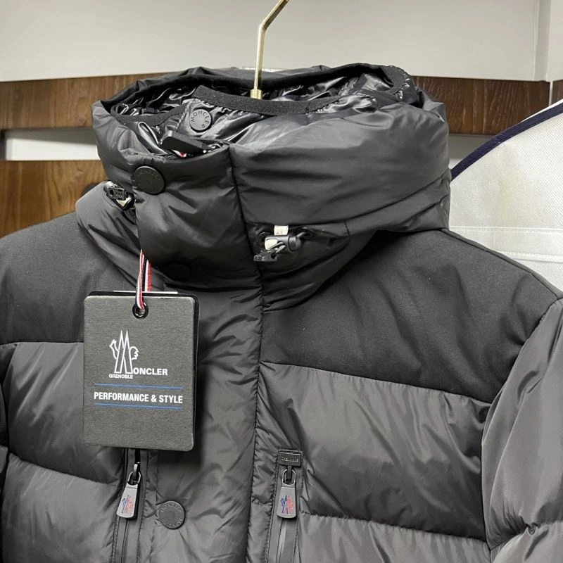 Accurate model Moncler Down Jackets