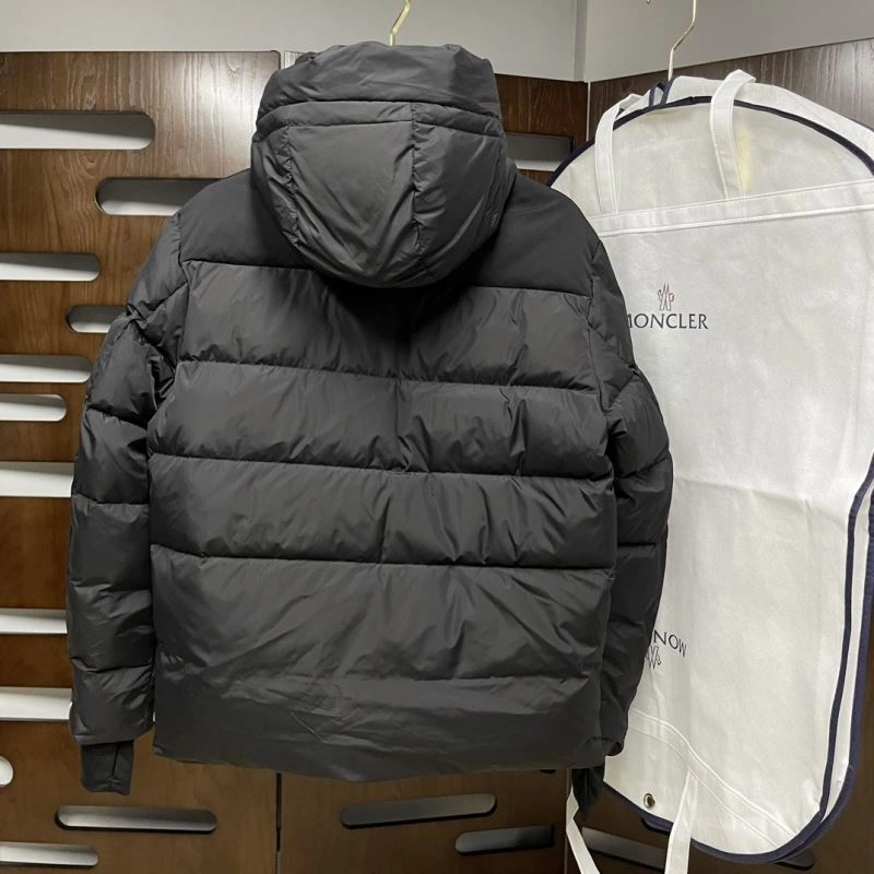 Accurate model Moncler Down Jackets