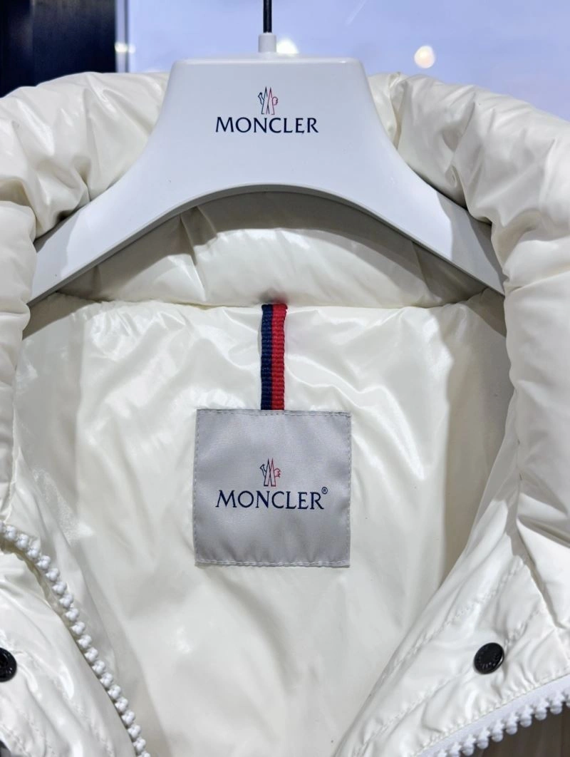 Accurate model Moncler Down Jackets