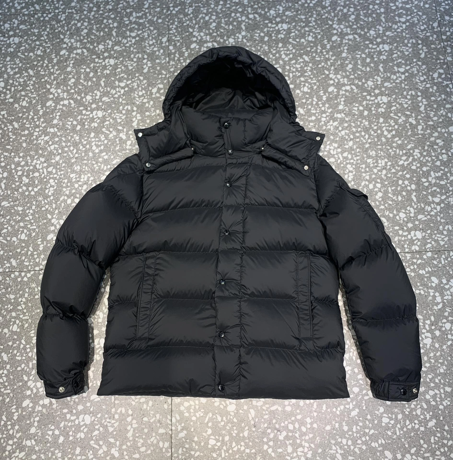 Exact replica Moncler Down Jackets