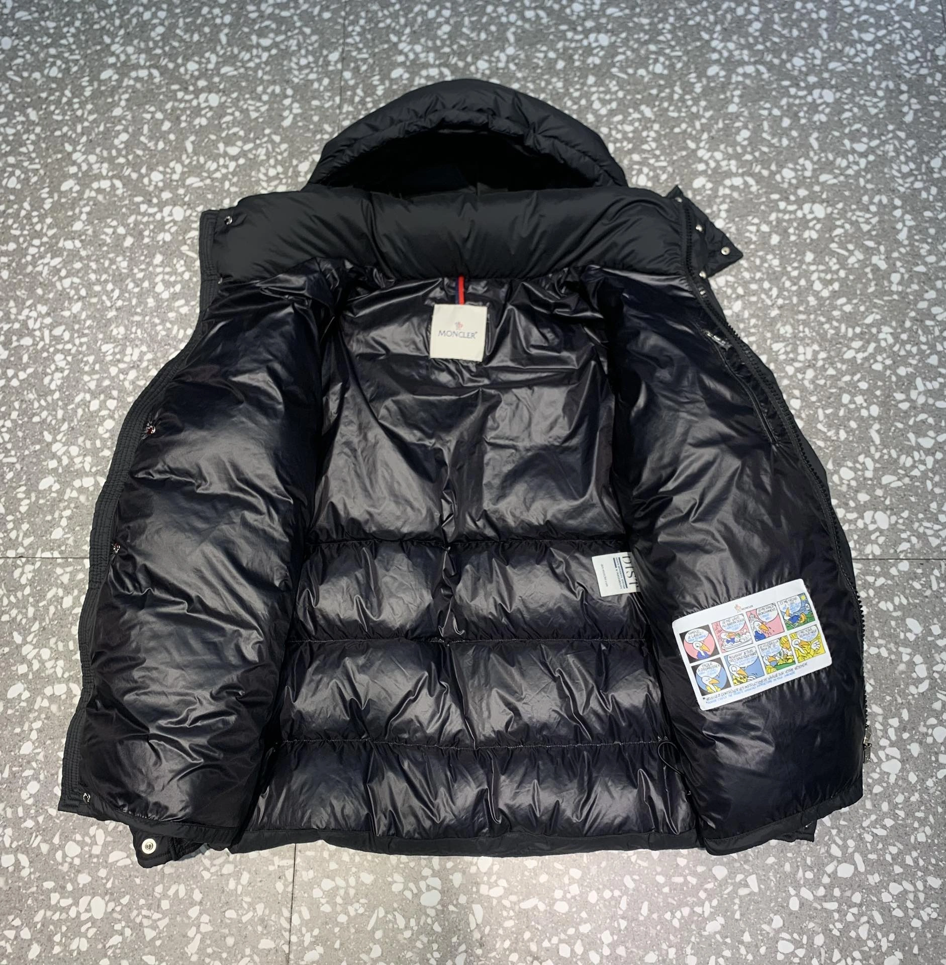 Exact replica Moncler Down Jackets