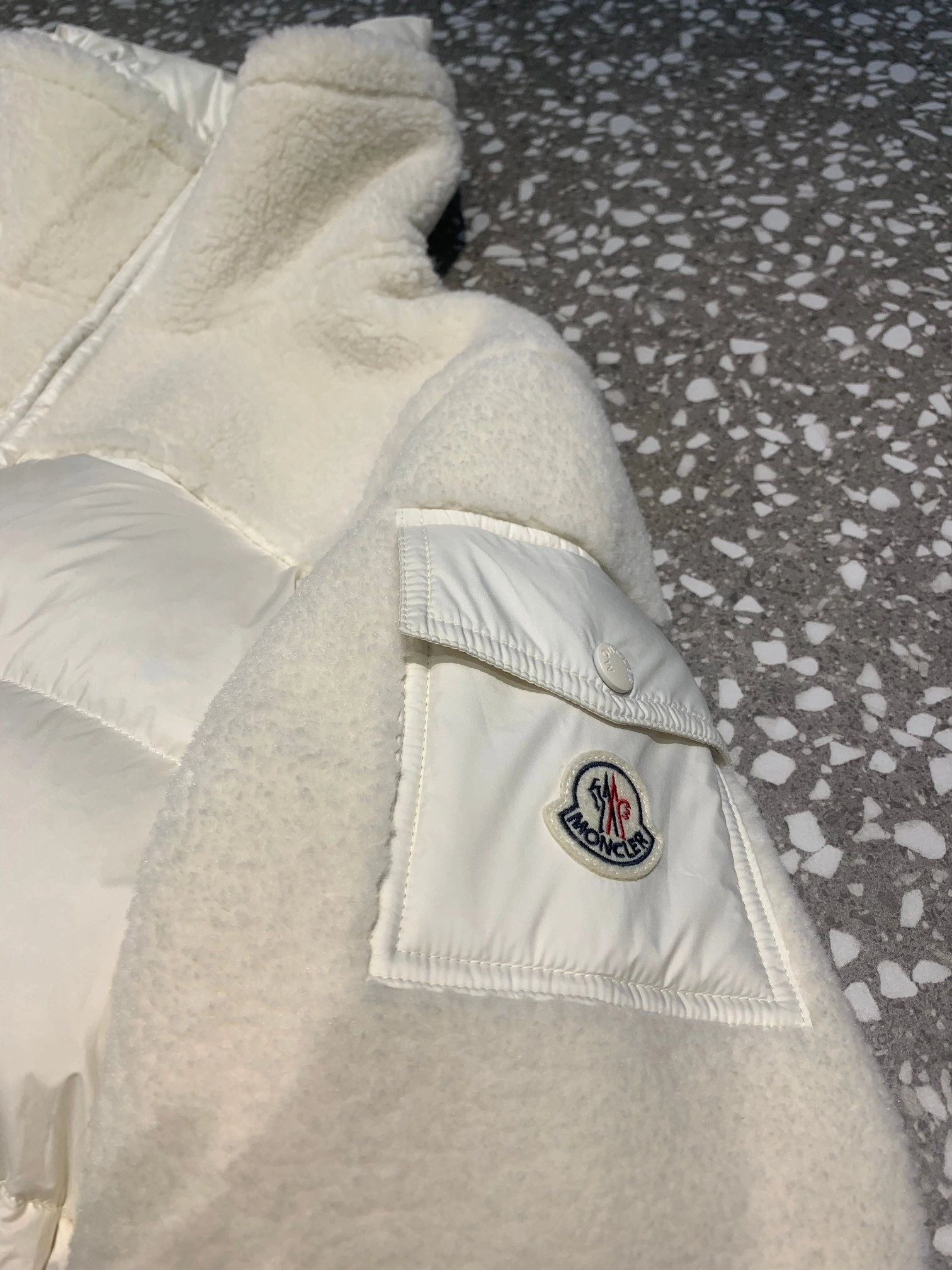 Bargain Moncler Down Jackets
