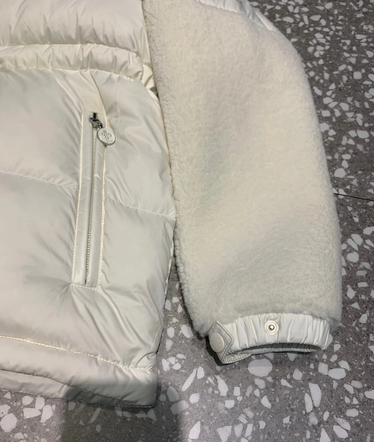 Bargain Moncler Down Jackets