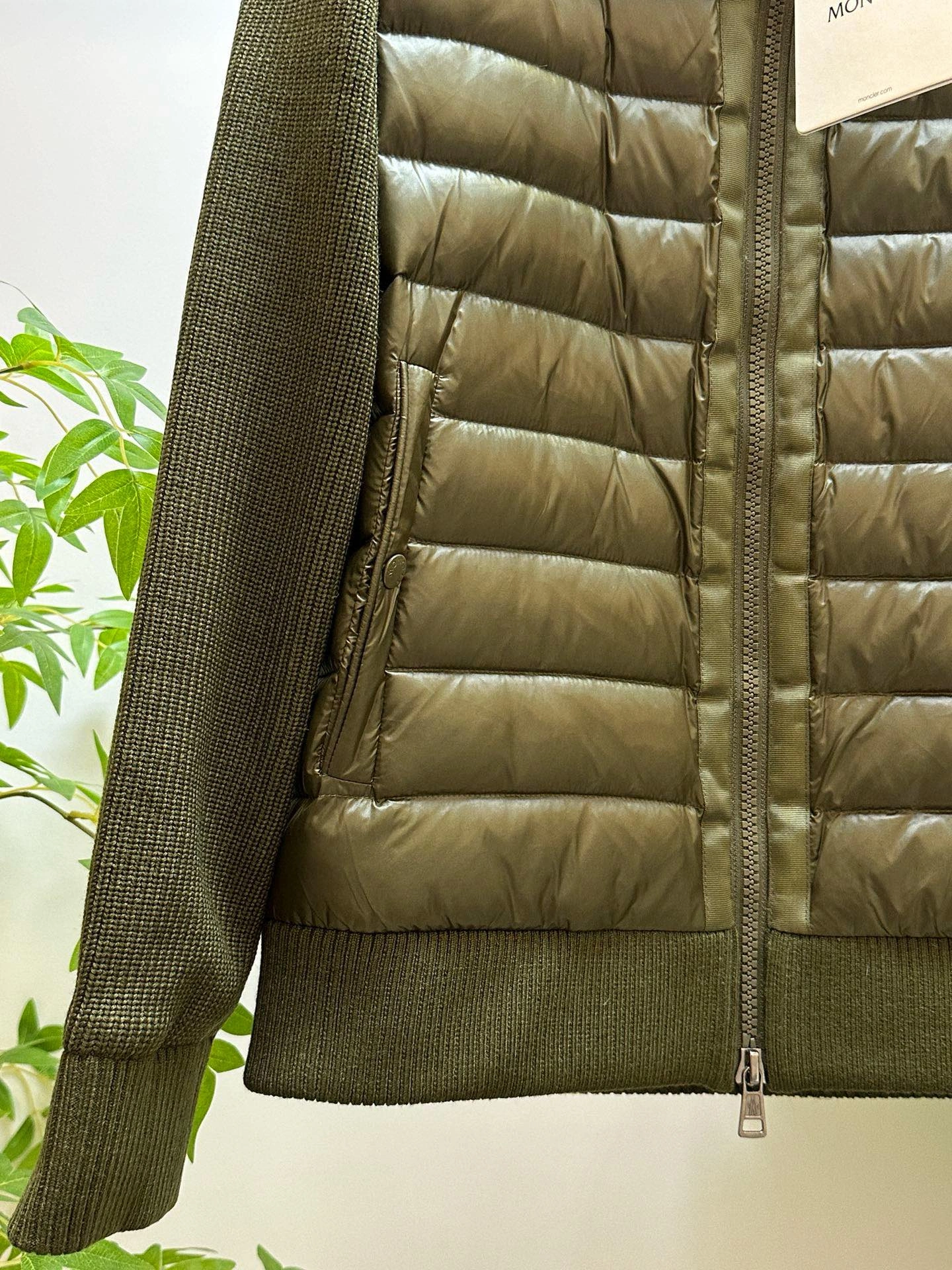 Low-cost Moncler Down Jackets