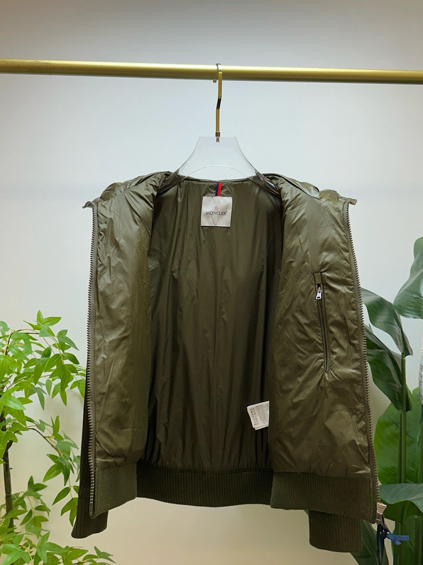 Low-cost Moncler Down Jackets