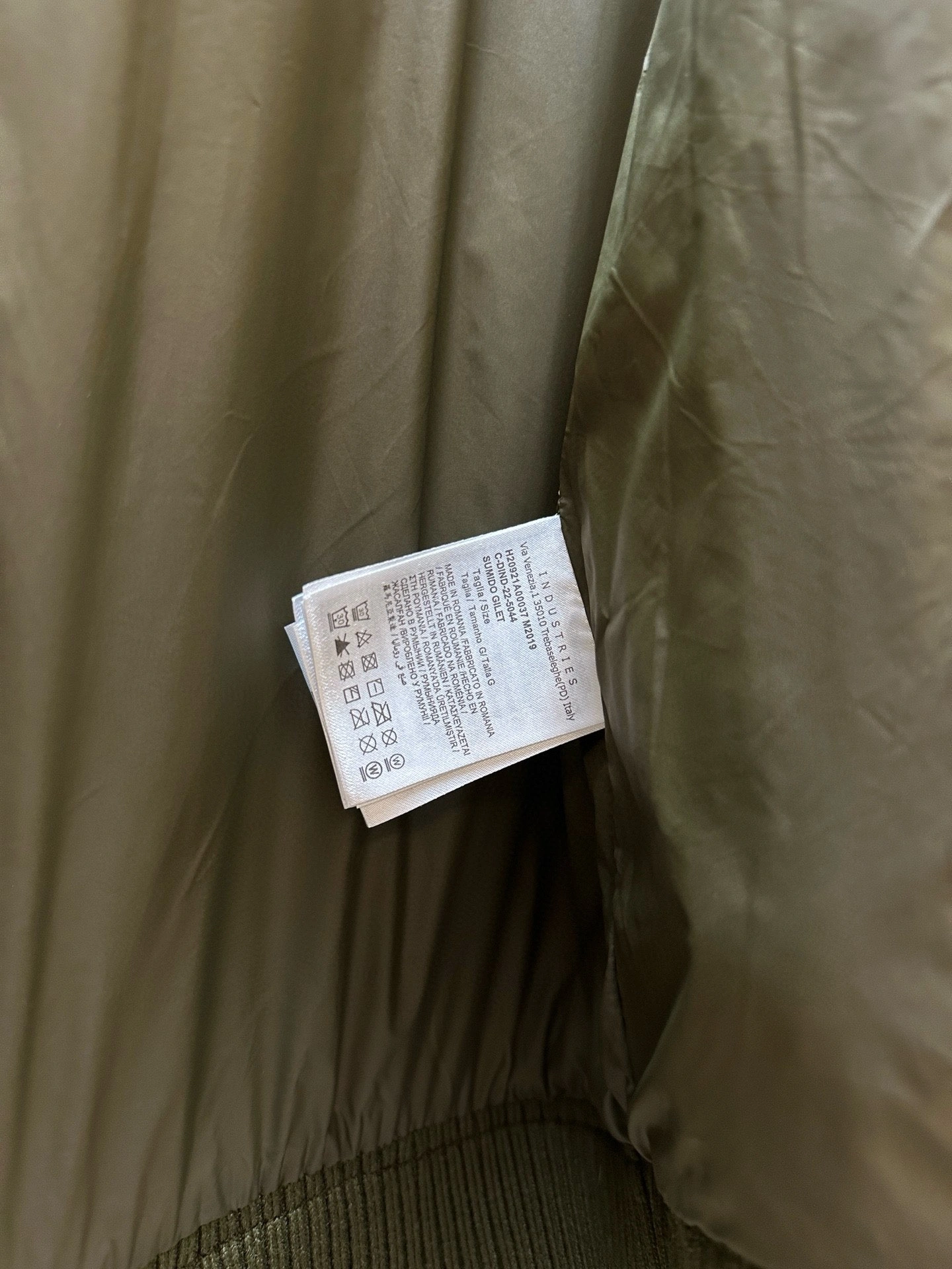 Low-cost Moncler Down Jackets