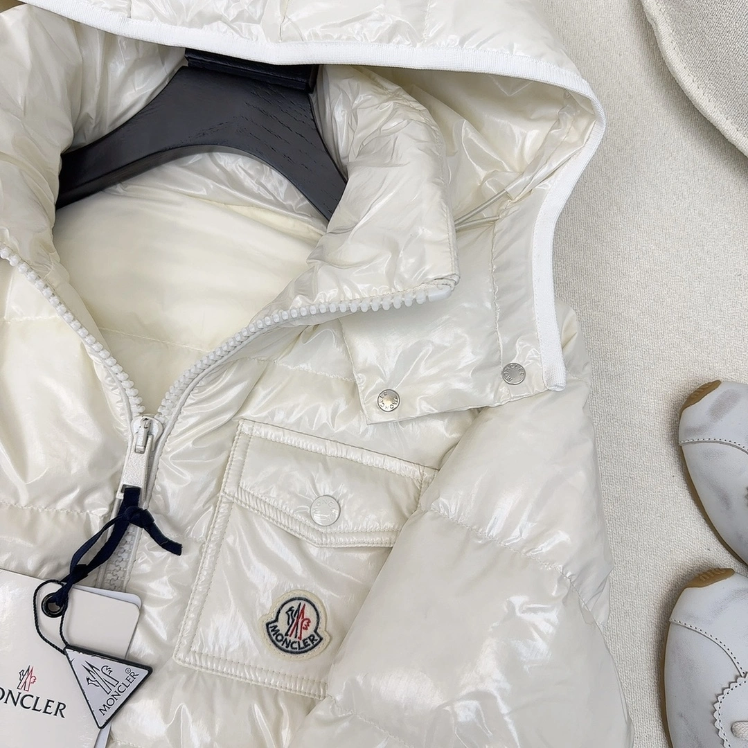 Accurate model Moncler Down Jackets