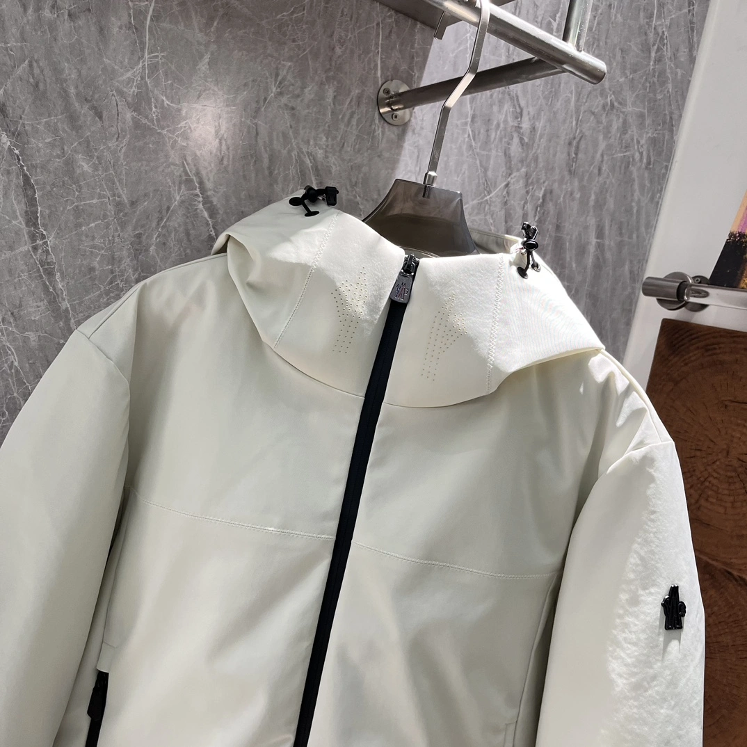 Low-cost Moncler Down Jackets