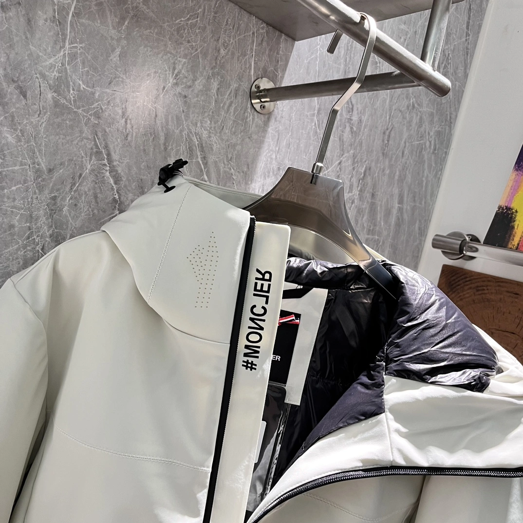 Low-cost Moncler Down Jackets