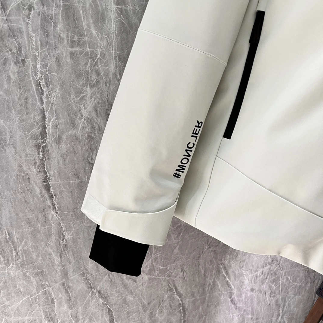 Low-cost Moncler Down Jackets