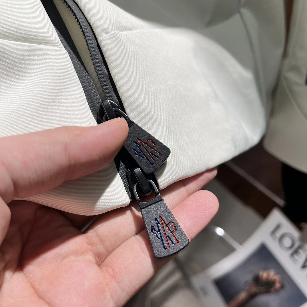 Low-cost Moncler Down Jackets