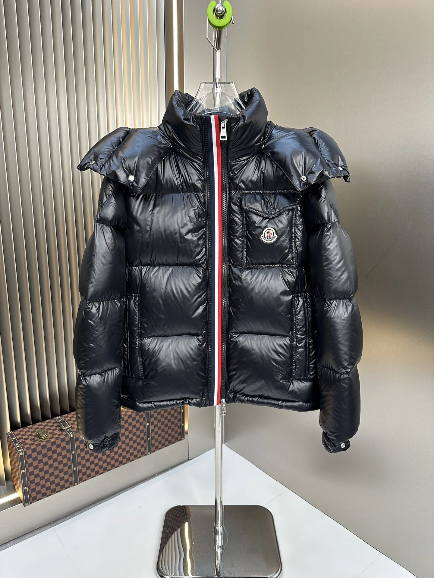 Low-cost Moncler Down Jackets