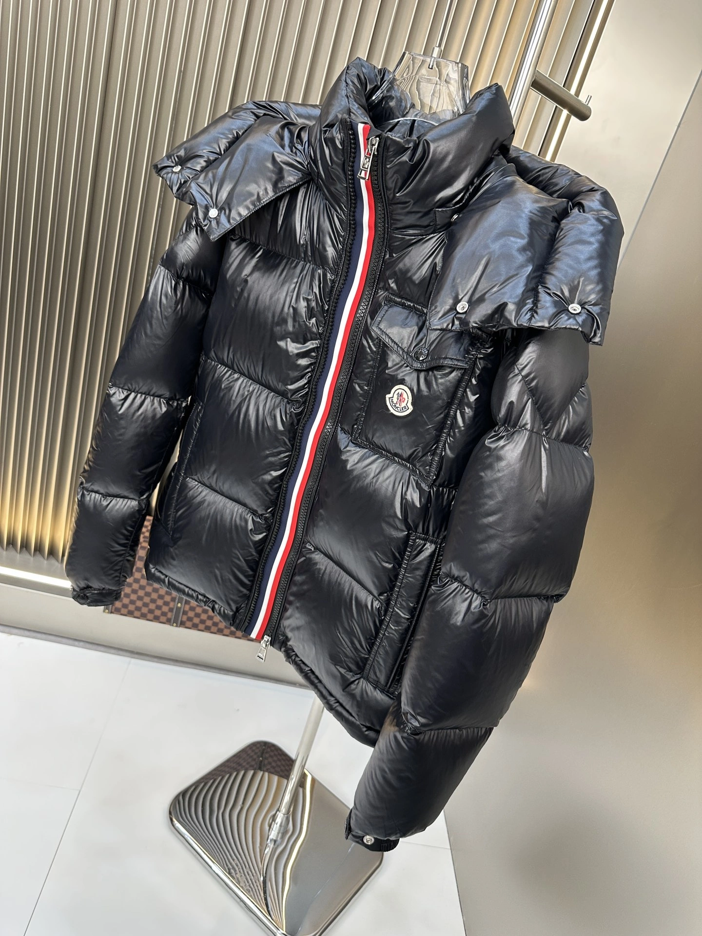 Low-cost Moncler Down Jackets