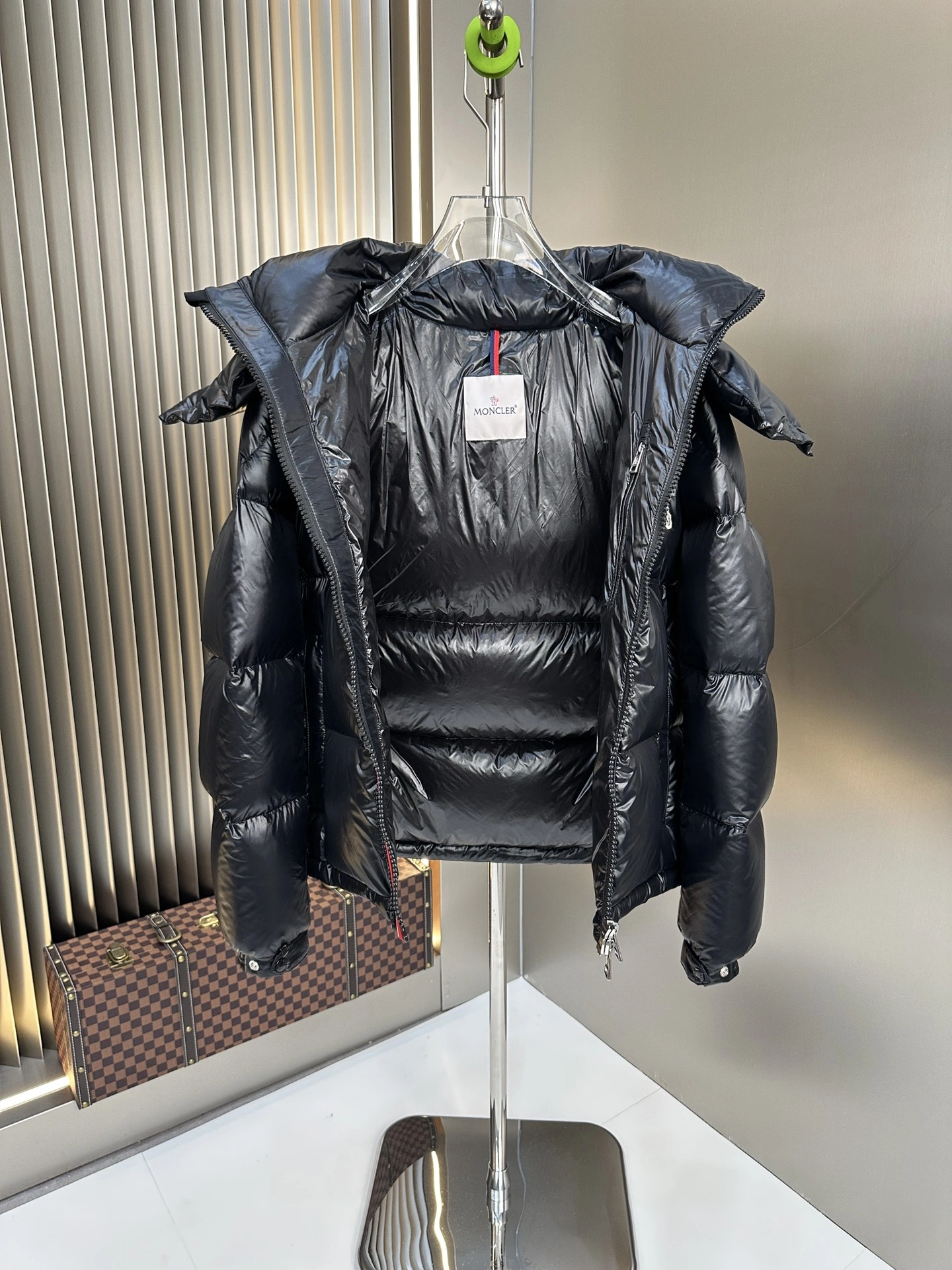 Low-cost Moncler Down Jackets