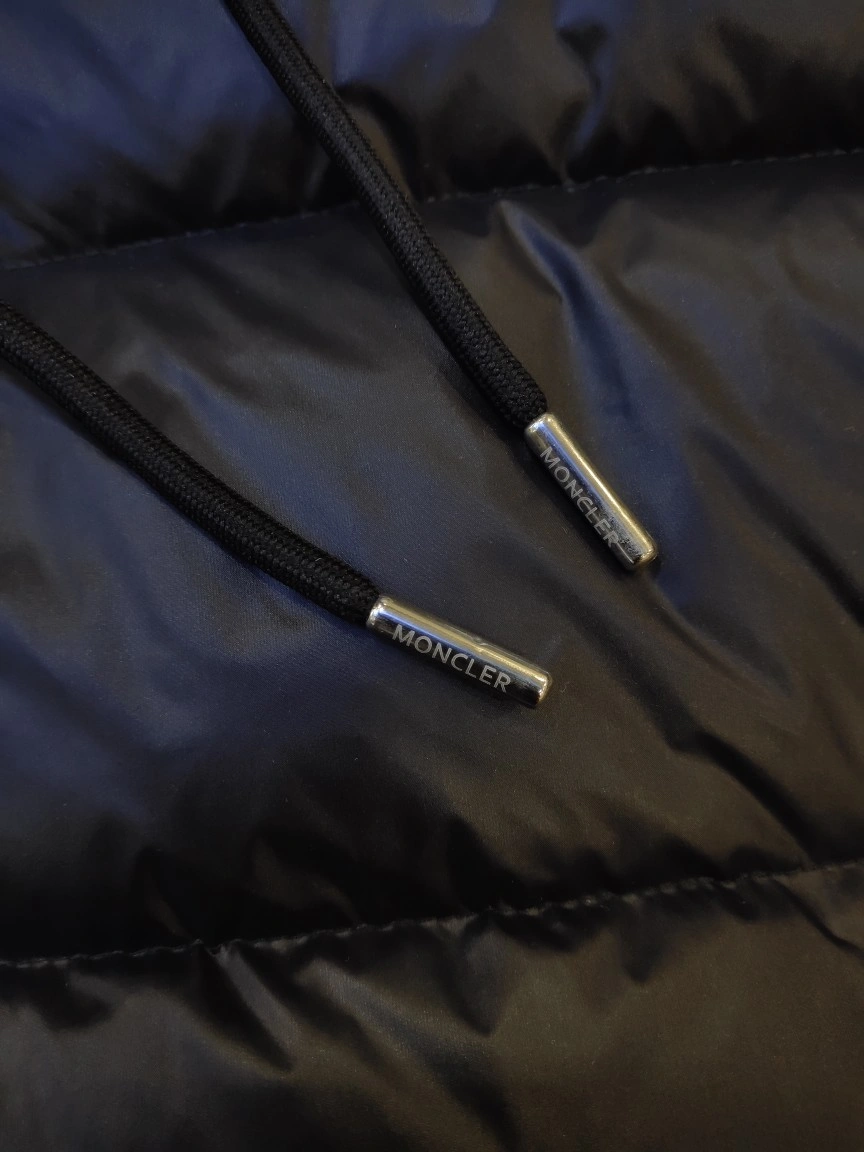 Accurate model Moncler Down Jackets