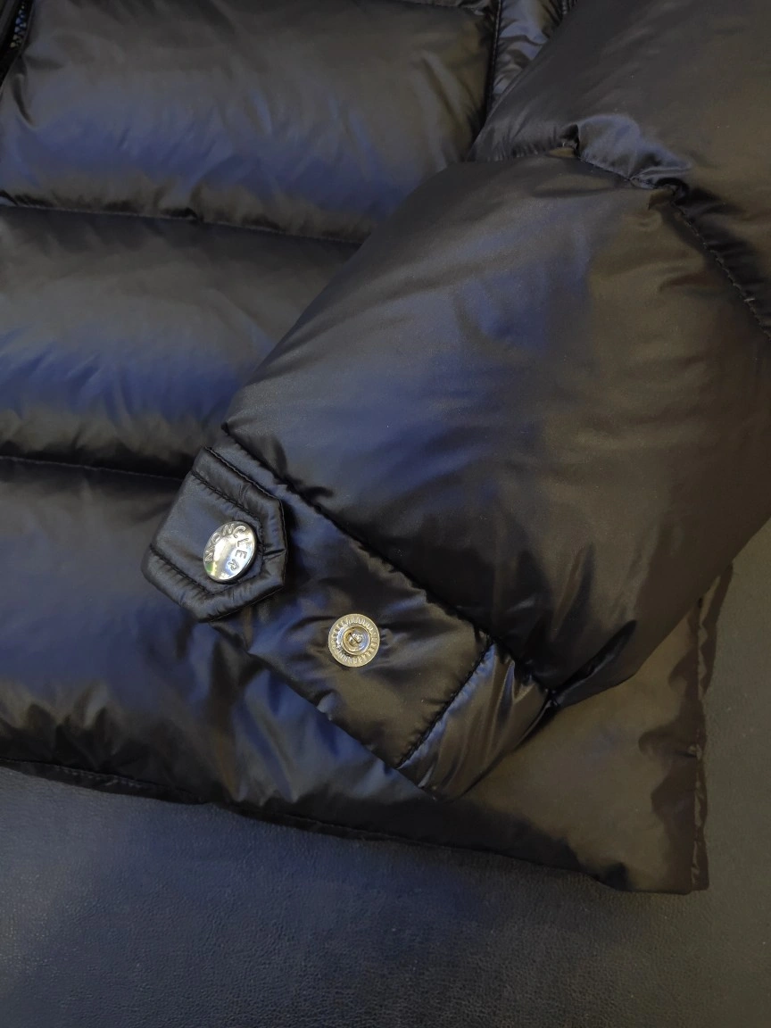Accurate model Moncler Down Jackets