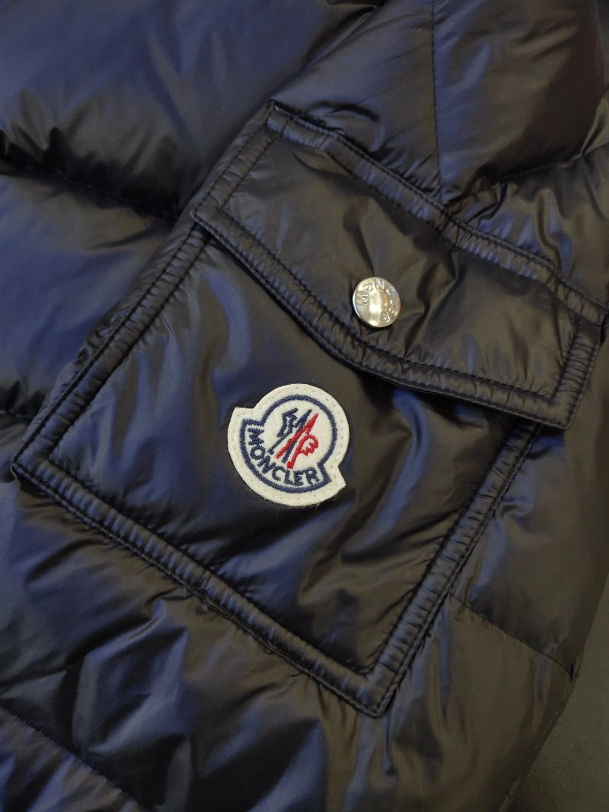 Accurate model Moncler Down Jackets