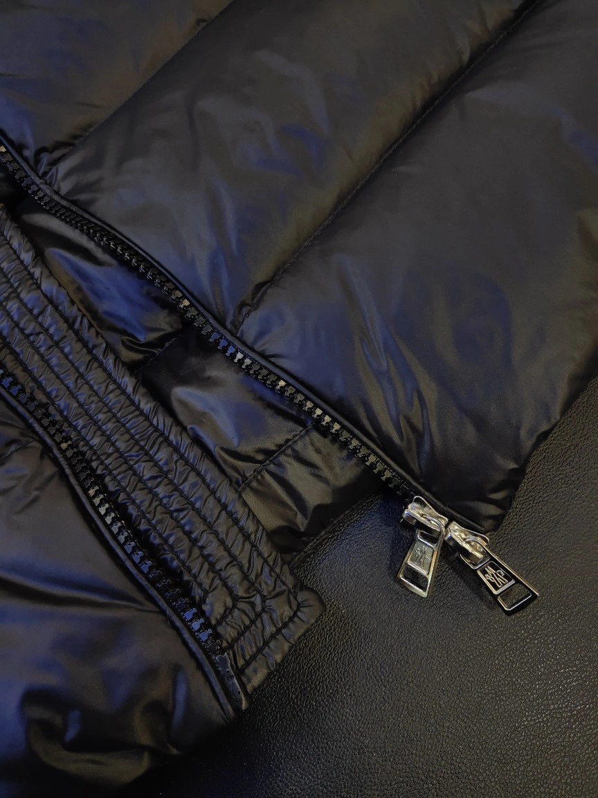 Accurate model Moncler Down Jackets