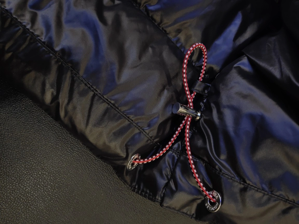 Accurate model Moncler Down Jackets