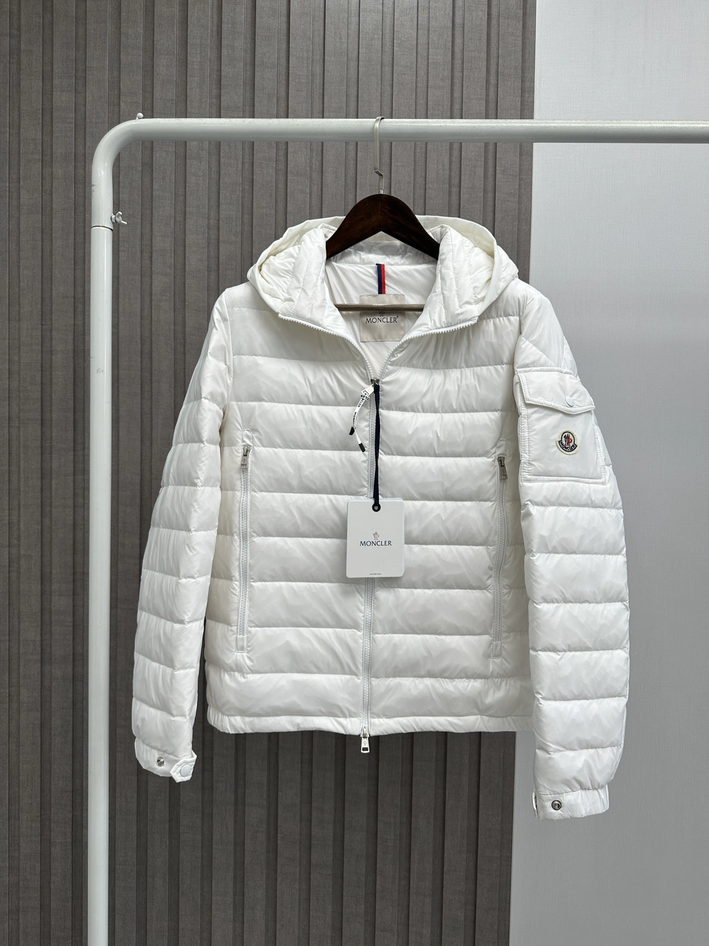 Accurate model Moncler Down Jackets