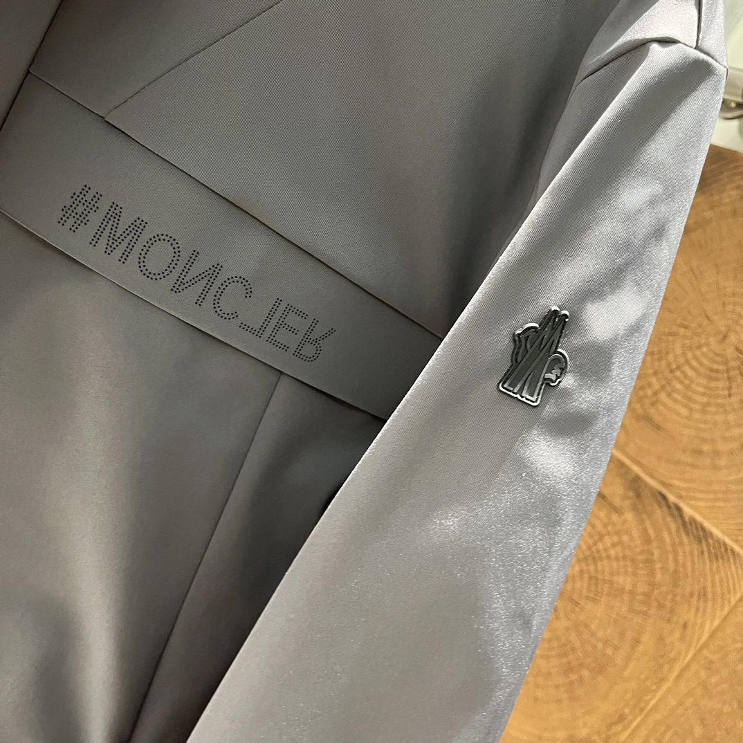 Low-cost Moncler Down Jackets