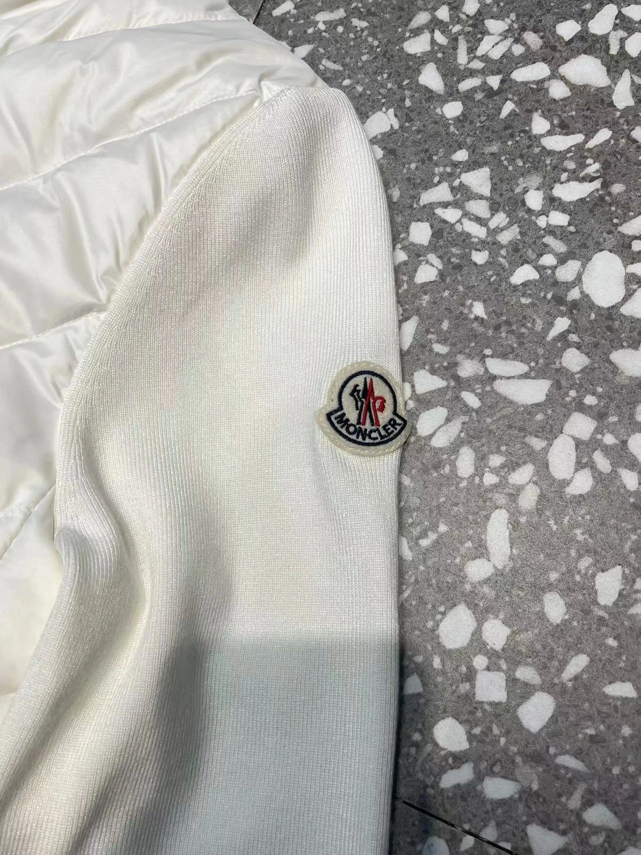 Low-cost Moncler Down Jackets