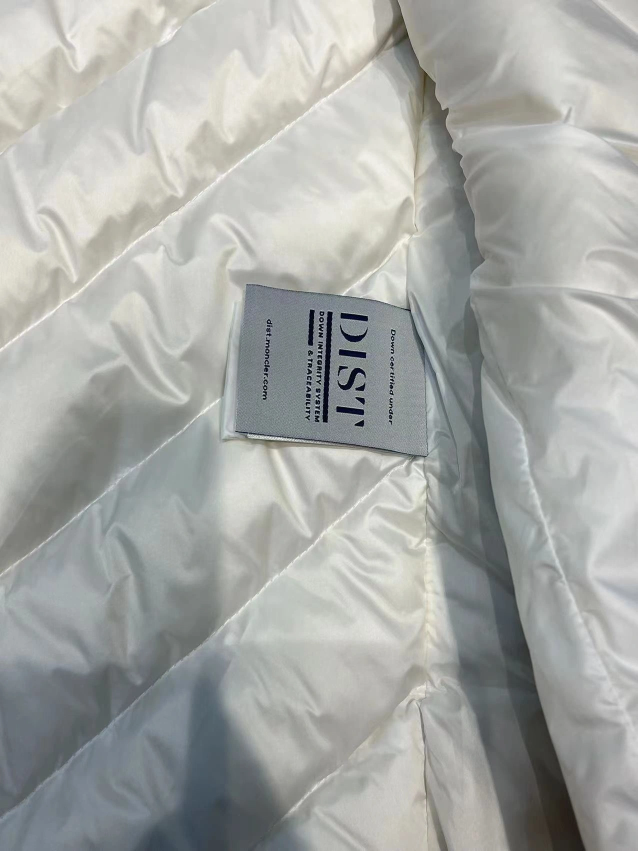 Low-cost Moncler Down Jackets