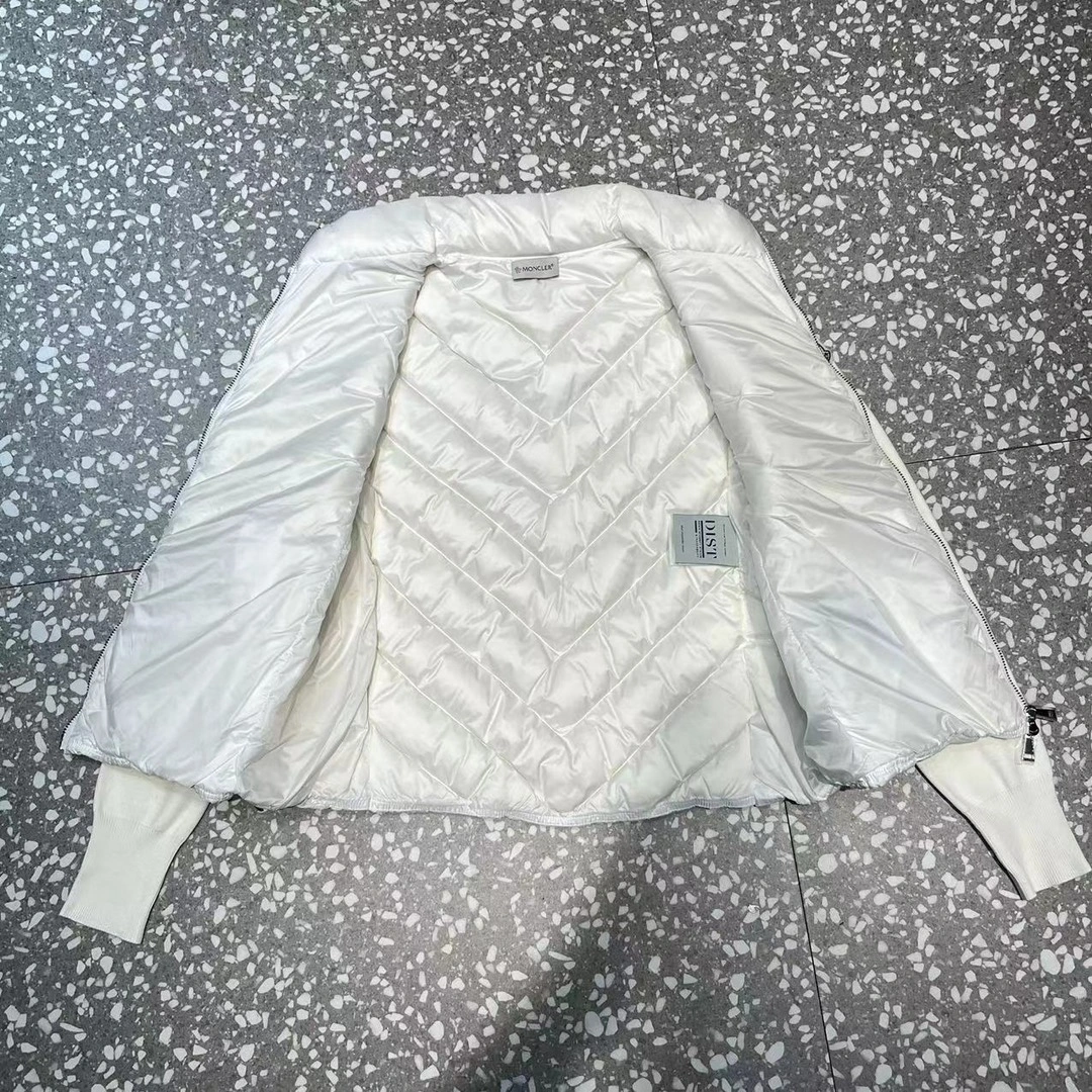 Low-cost Moncler Down Jackets