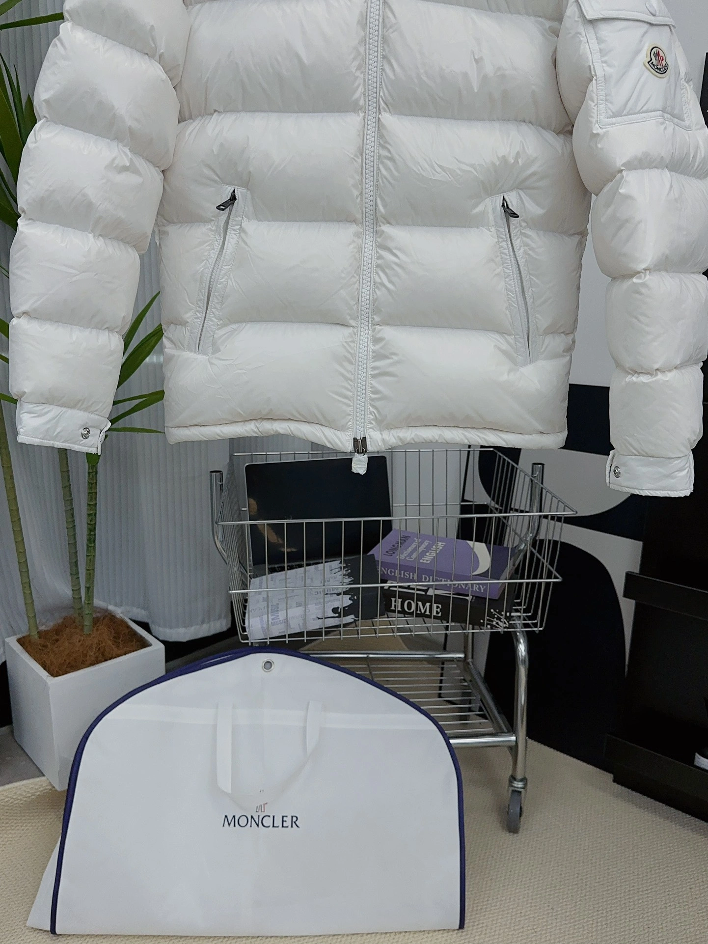 Accurate model Moncler Down Jackets