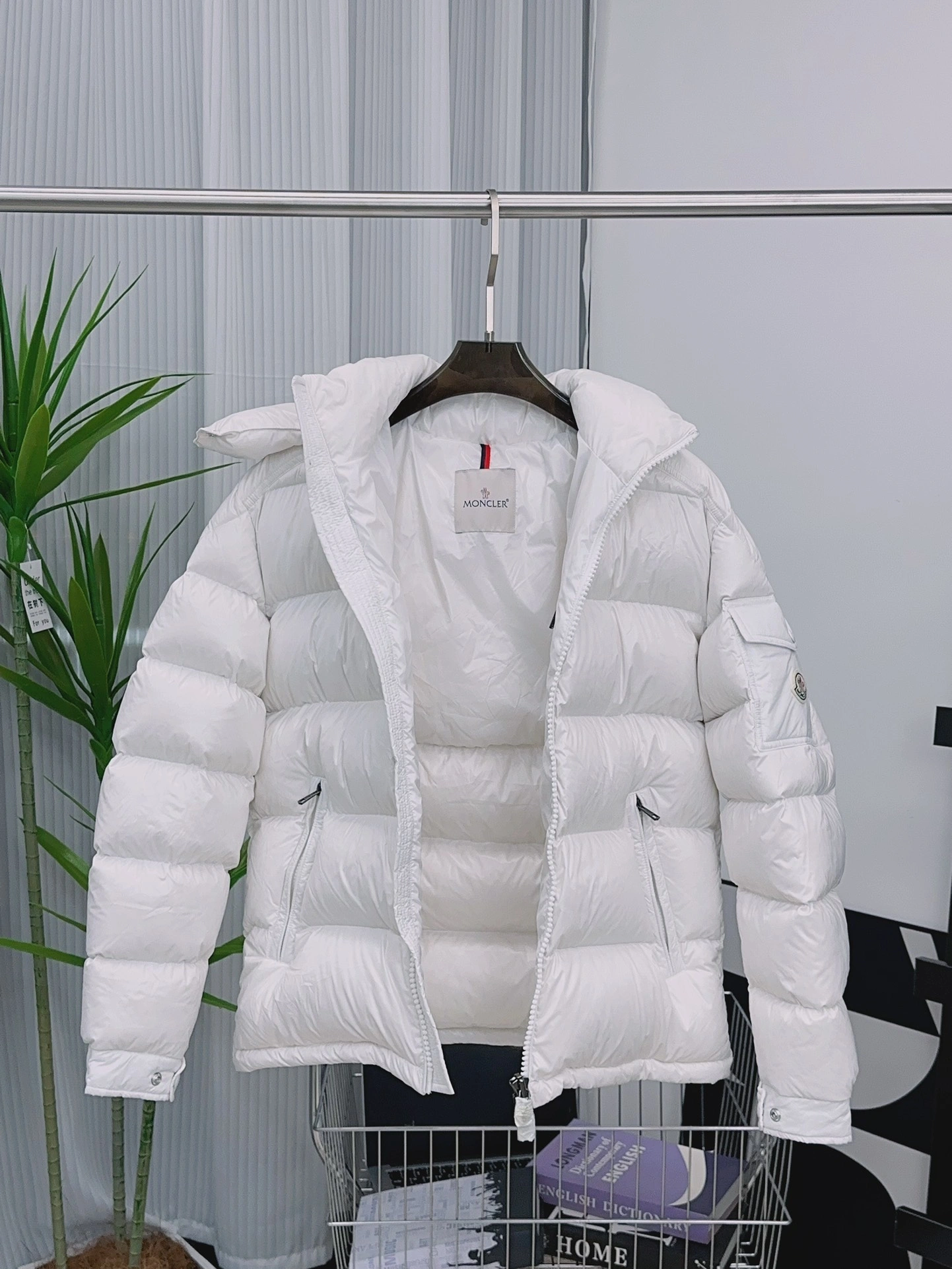 Accurate model Moncler Down Jackets