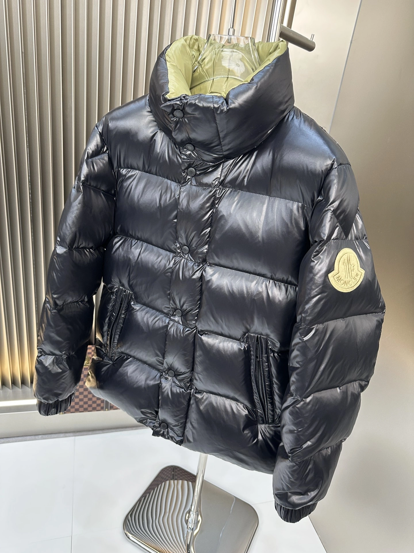 Bargain Moncler Down Jackets