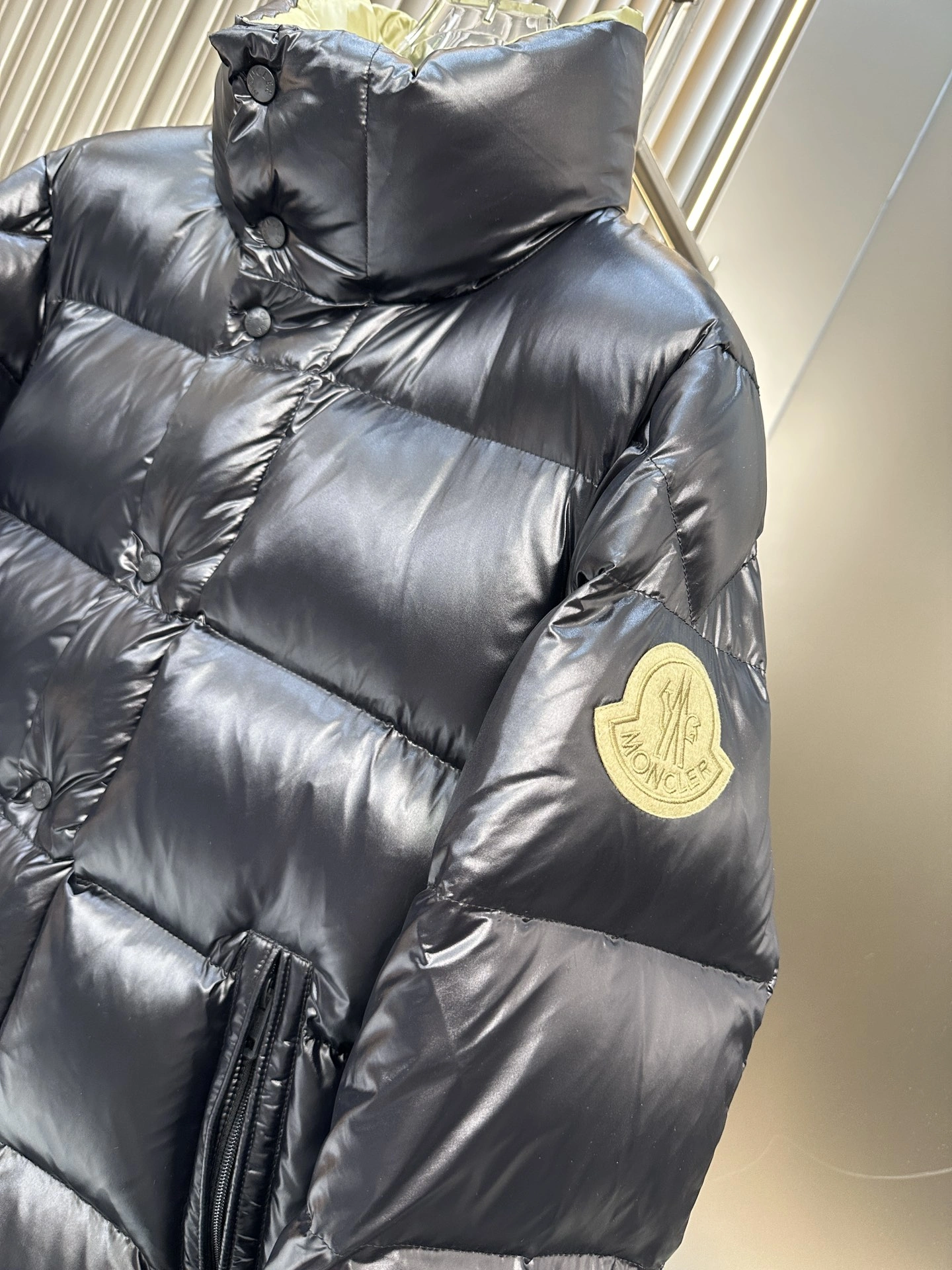 Bargain Moncler Down Jackets