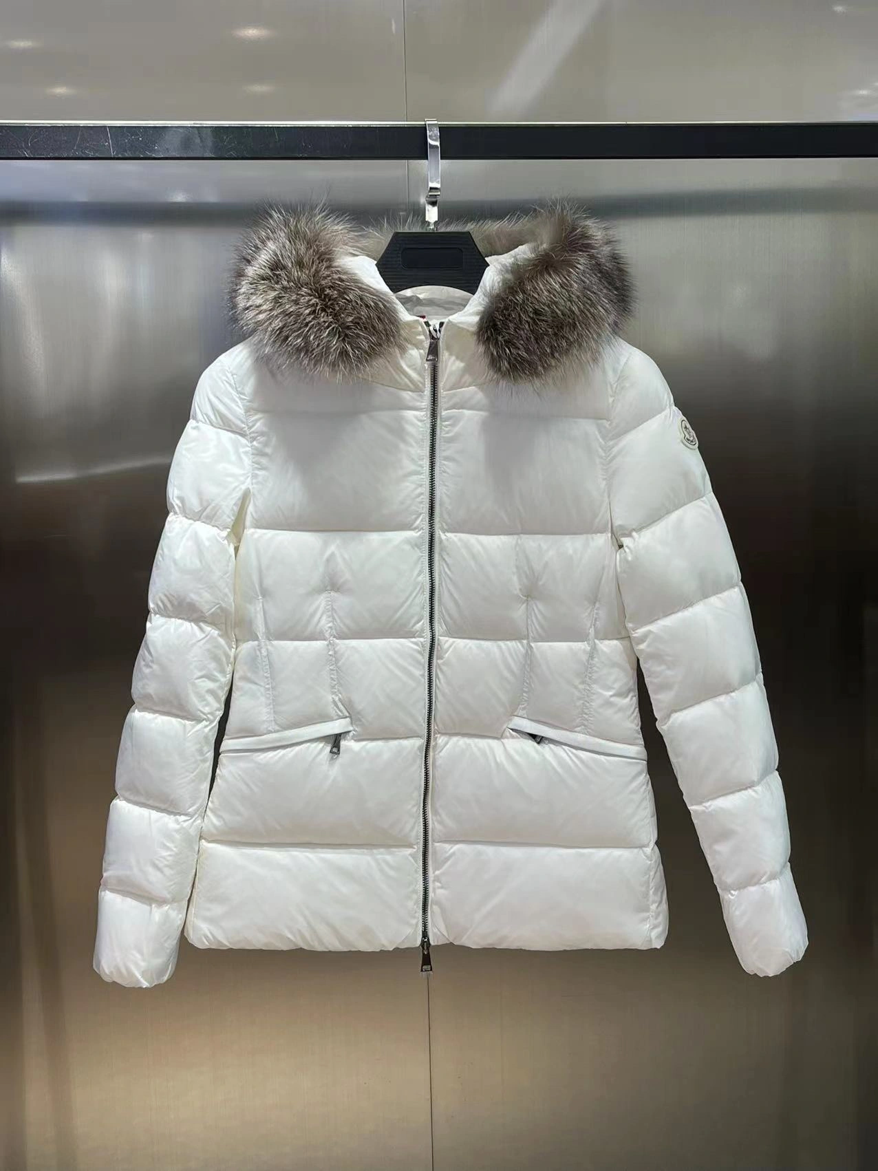 Low-cost Moncler Down Jackets