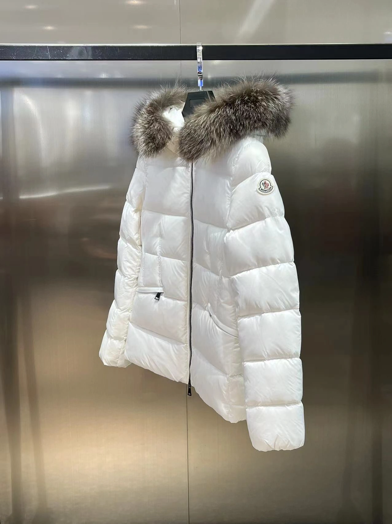 Low-cost Moncler Down Jackets