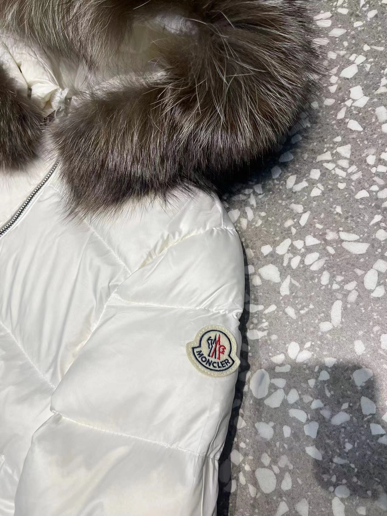 Low-cost Moncler Down Jackets