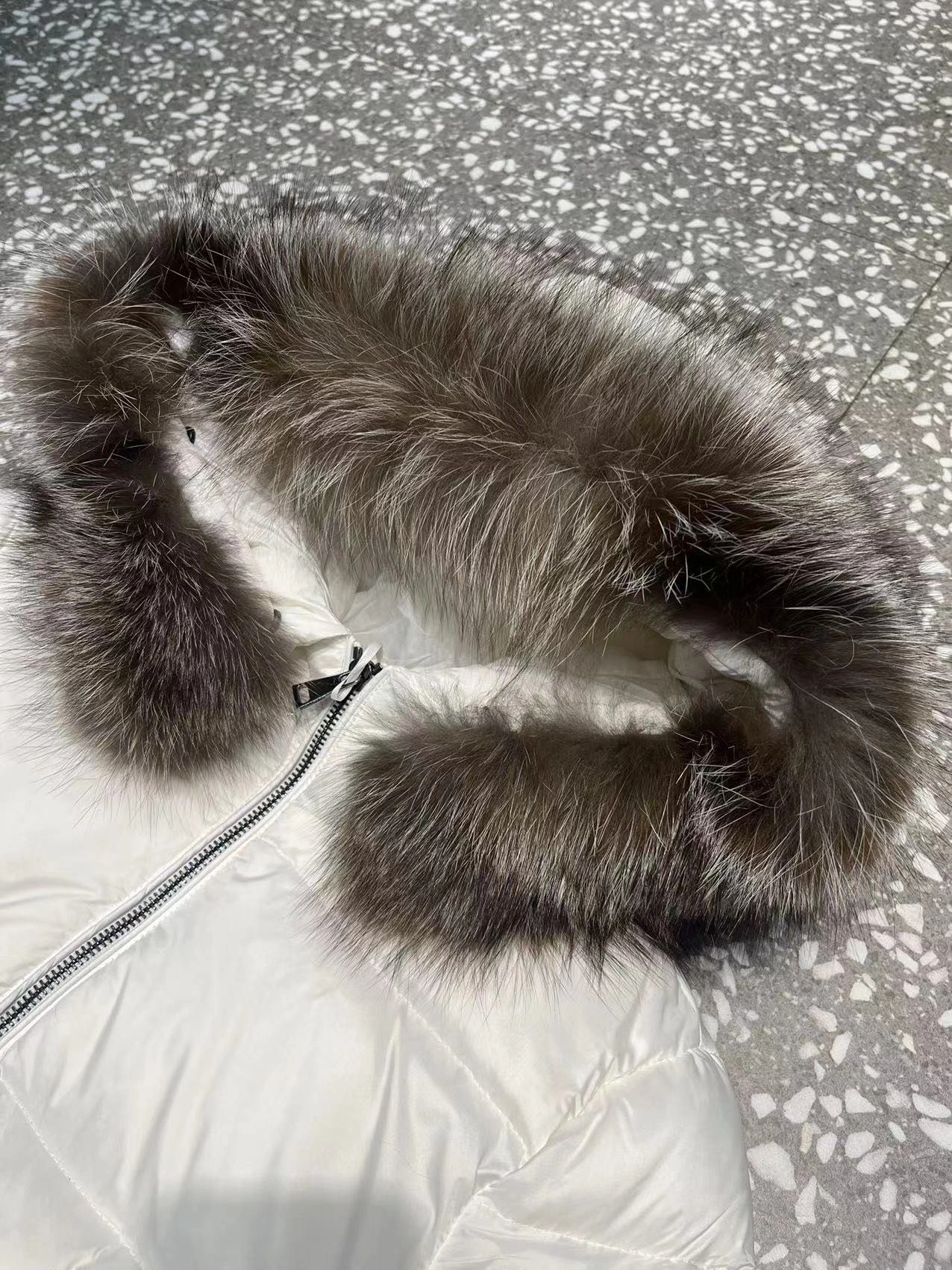Low-cost Moncler Down Jackets