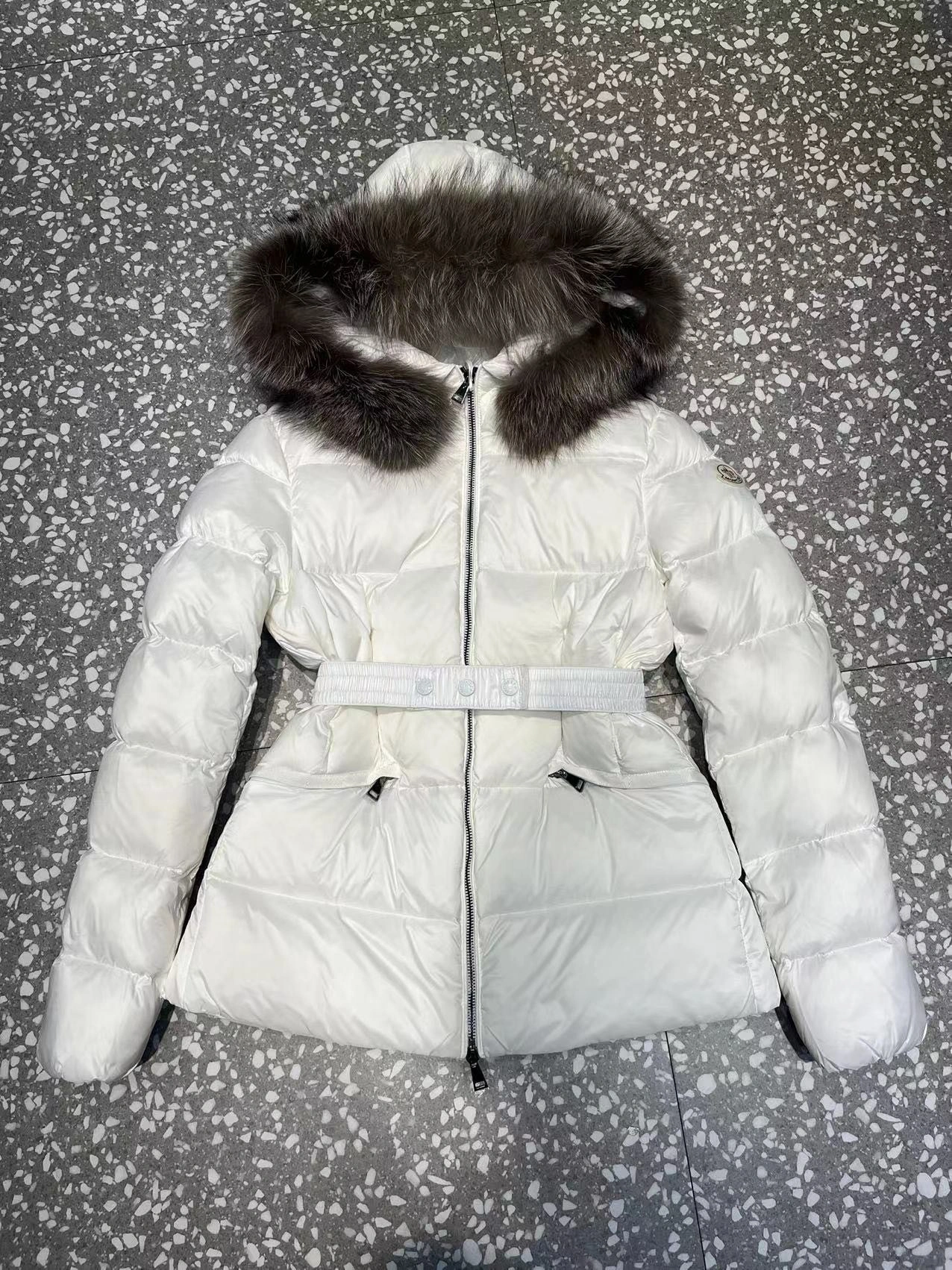 Low-cost Moncler Down Jackets
